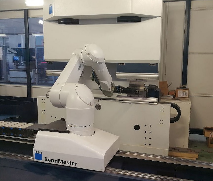 Gięcie blach, zaginanie i felcowanie - Prasy krawędziowe, centrum gnące