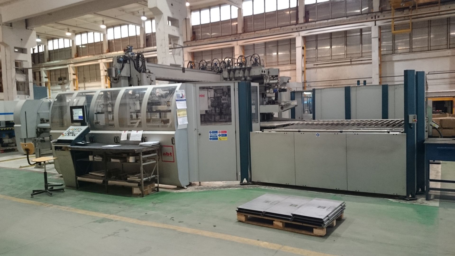 Gięcie blach, zaginanie i felcowanie - Prasy krawędziowe, centrum gnące